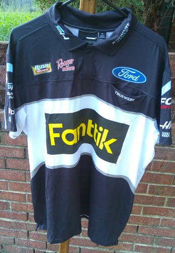 Noah Gragson #10 FANTTIK/Stewart-Haas Racing '24 race day pit crew ...