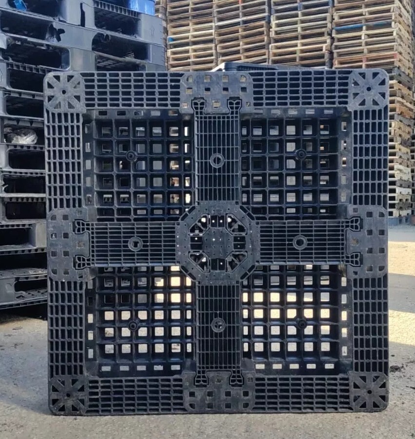 37x37 Heavy Duty Plastic Pallets Contact For Freight Costs | eBay