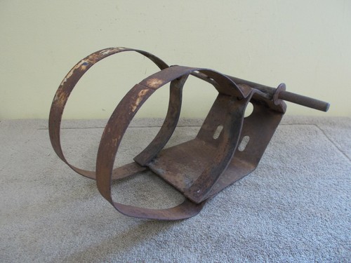 VINTAGE SMALL ENGINE GAS TANK BRACKET STRAPS KOHLER WISCONSIN BRIGGS ...