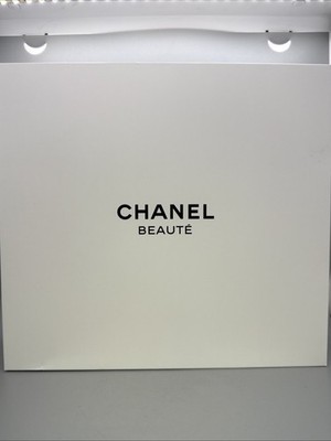 {B26} VIP Chanel Holiday Throw Blanket Snowflake with Gold Trim ...