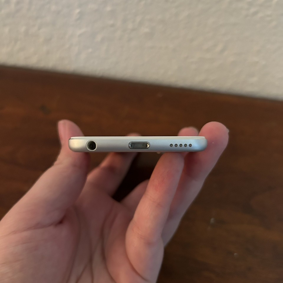 Apple iPod Touch Silver 5th generation model A1421 32GB | eBay