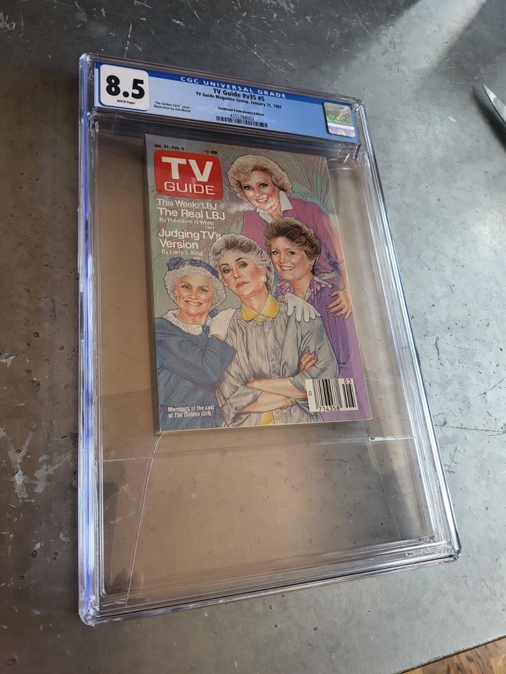 CGC 8.5 GOLDEN GIRLS 1987 TV Guide Jan 31 - Betty White - Bea Arthur ...