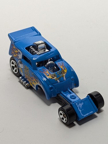 Hot Wheels Peanuts Altered Ego Car Figure *2/6* Loose Excellent ...