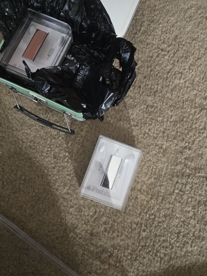 Limited Edition Apple iPod Shuffle 3rd Generation Stainless Steel 4GB ...