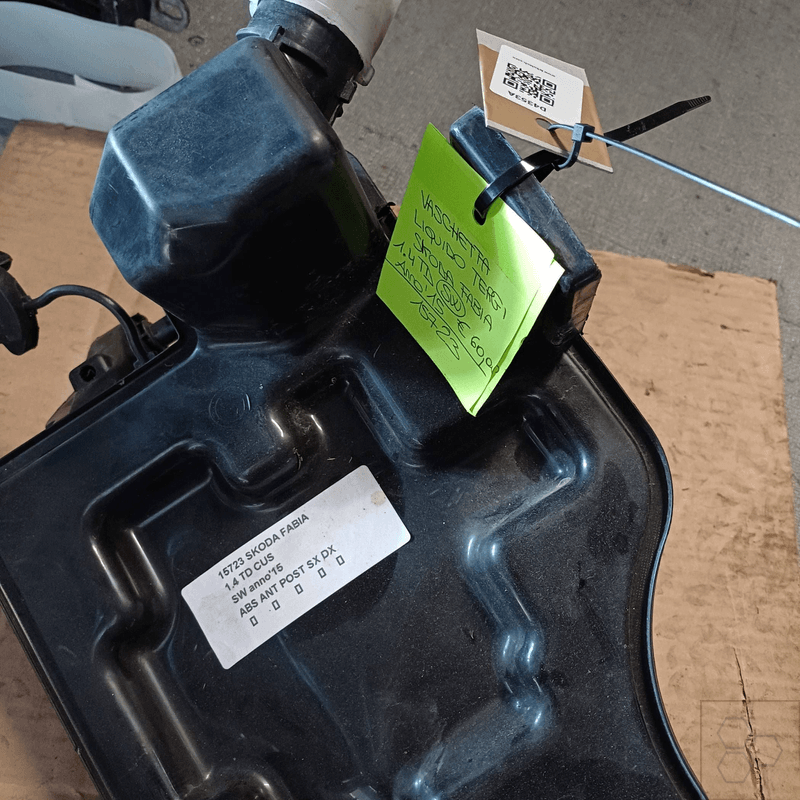 6V0955449 reservoir lave-glace avant pour SKODA FABIA (NJ) 1.2 TSI Ber ...