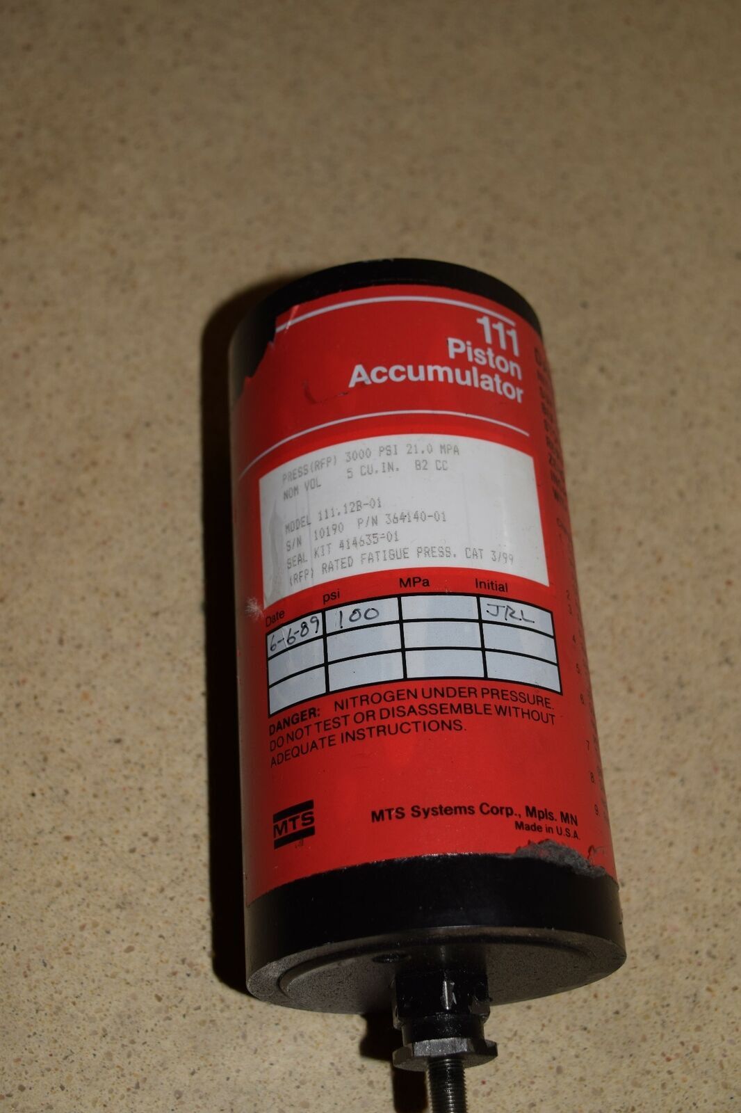 MTS Series 111 Accumulator - 111.12B-01 3000PSI / 21.0 MPA- P/N 364140 ...