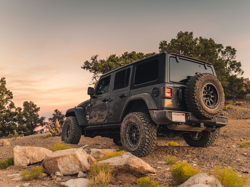 18" RockTrix RT111 18x9 -12 Offset Black Wheel 5x150 Rim for Select ...