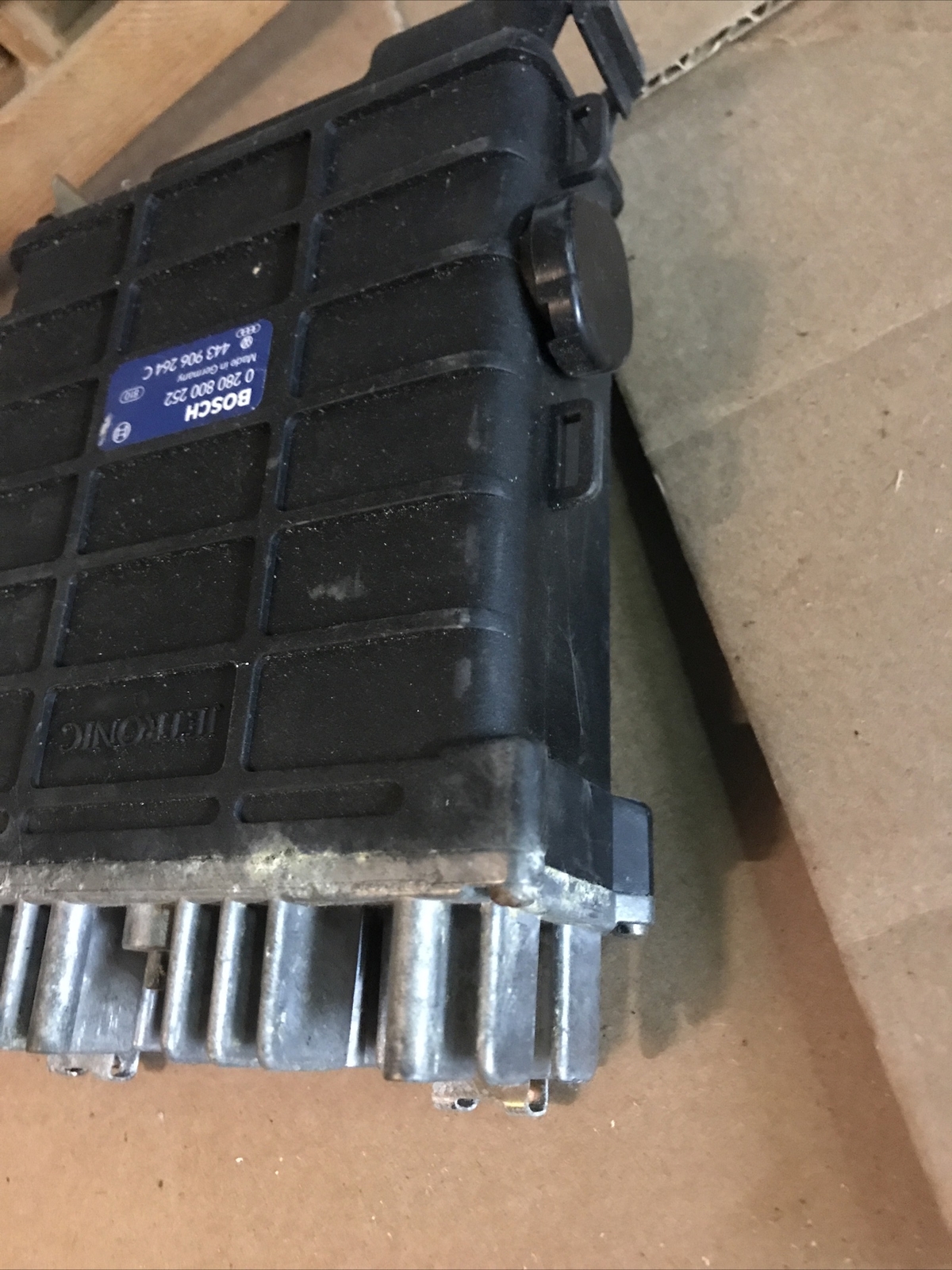 Audi Volkswagen Engine Control Module Unit Motor Ecu Bosch 0280800252 ...