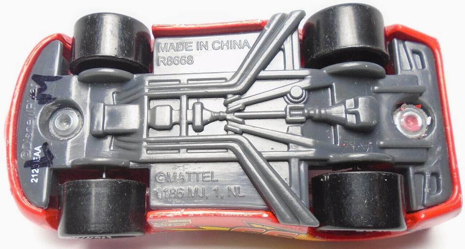 DISNEY PIXAR CARS LIGHTNING MCQUEEN #95 RUST-EZE RED 1:55 DIECAST 3 ...