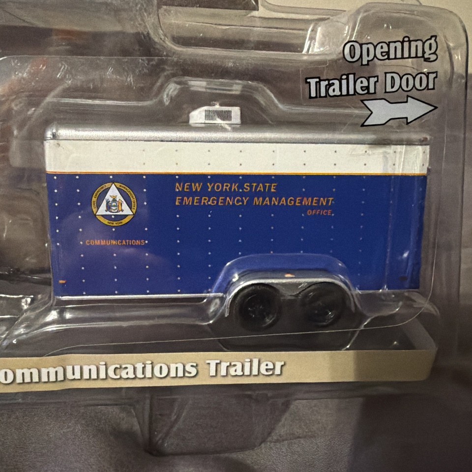 1:64 GreenLight 1987 Chevrolet M1008 SEMO Communications Trailer F13 | eBay