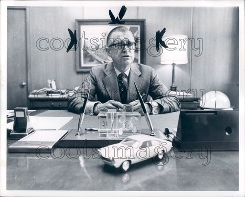 1971 General Motors Auto Executive Richard Gerstenberg at Desk Press ...