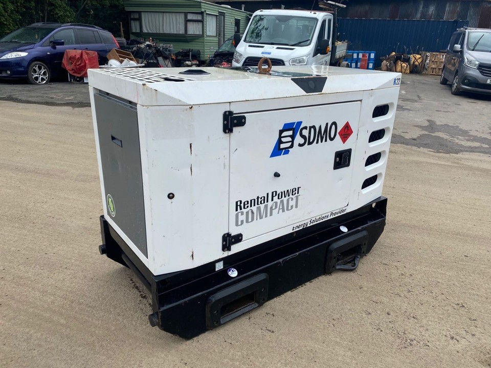 2013 SDMO R22 22 KVA SUPER SILENT DIESEL GENERATOR, 5100 HOURS, 240 AND 415V 3 | eBay UK