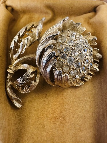 Vintage Sphinx Rhinestone Thistle Brooch Gold Tone Signed – 6.5 cm ...