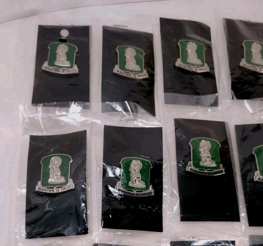 Lot (20) - US Army DUI, Crest, Pins, Military Insignias - 122nd Support ...