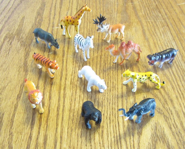 12 Zoo Animals Toy Playset Safari Jungle Animal Party Favors Tiger Lion ...