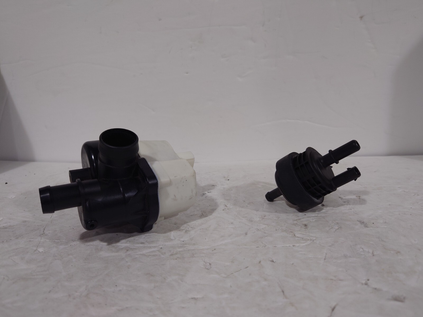 2012-2021 MERCEDES-BENZ FUEL EVAPORATOR DIAGNOSTIC UNIT OEM A0005450141 ...