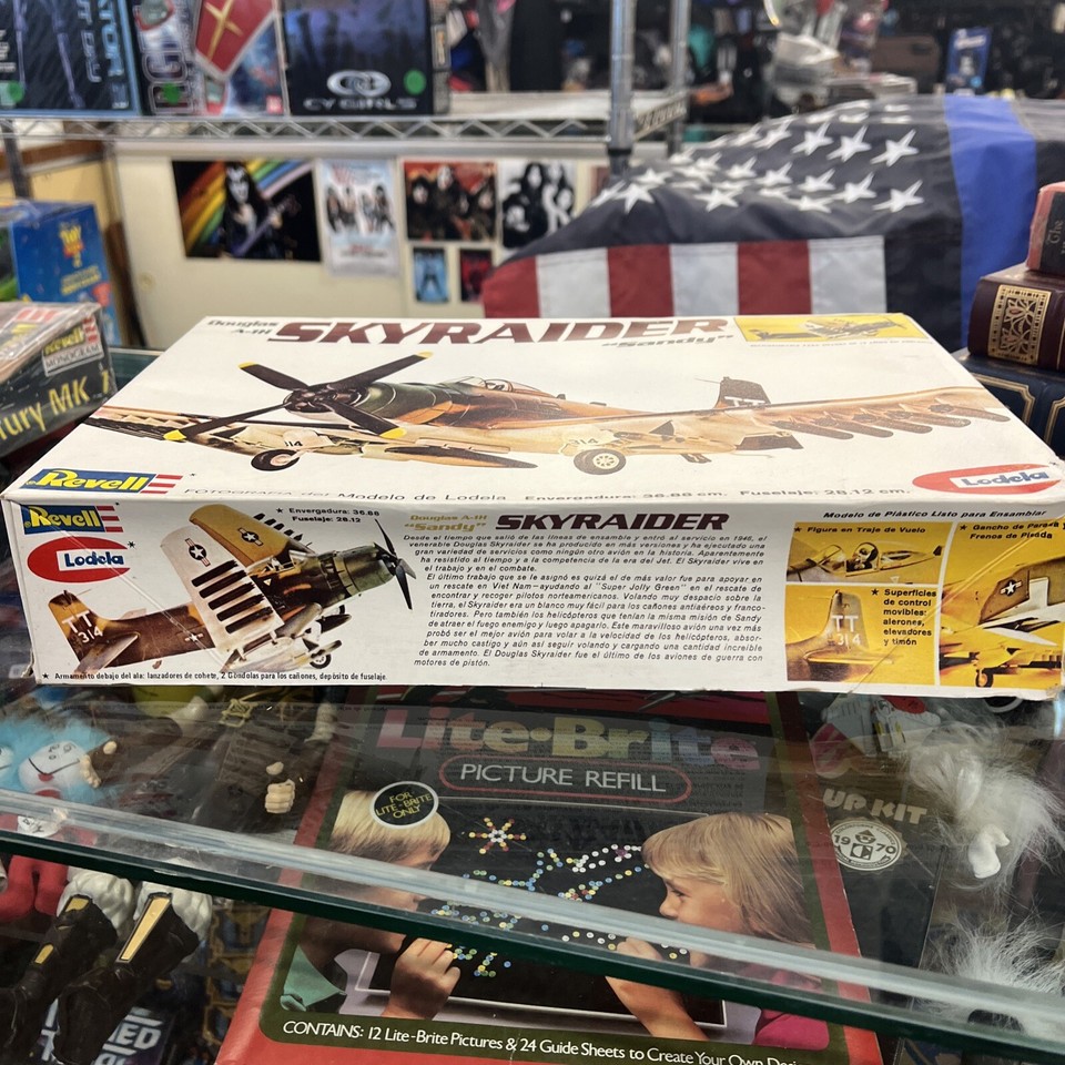 Douglas A-1H Skyraider Sandy Model Aircraft Kit - Revell - Vintage 1973 ...