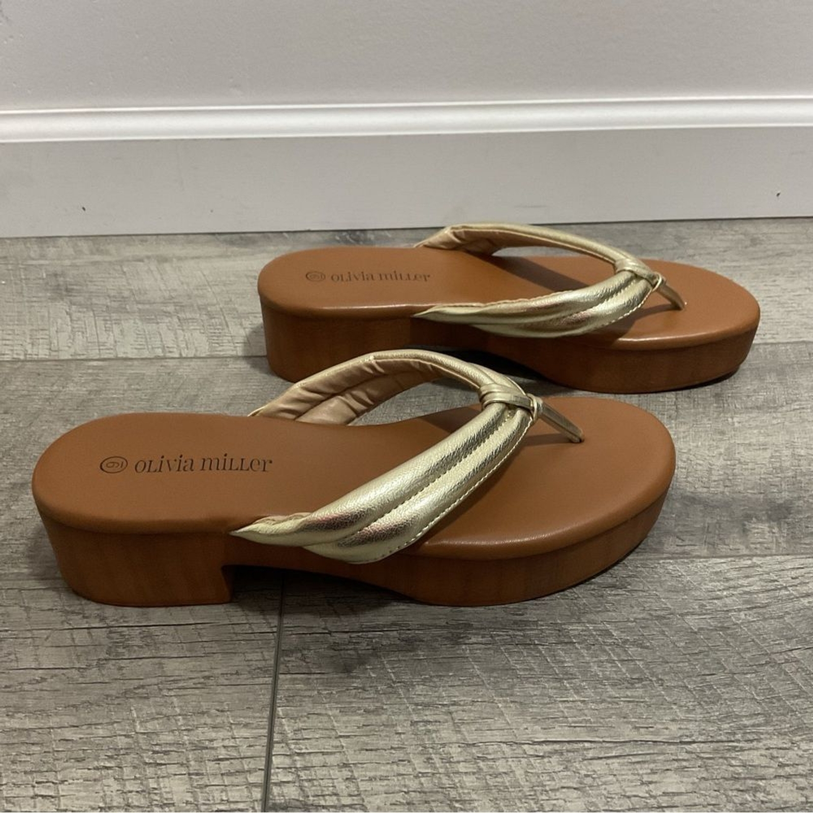 Olivia Miller Caye Gold Thong Platform Sandal Womens … - Gem