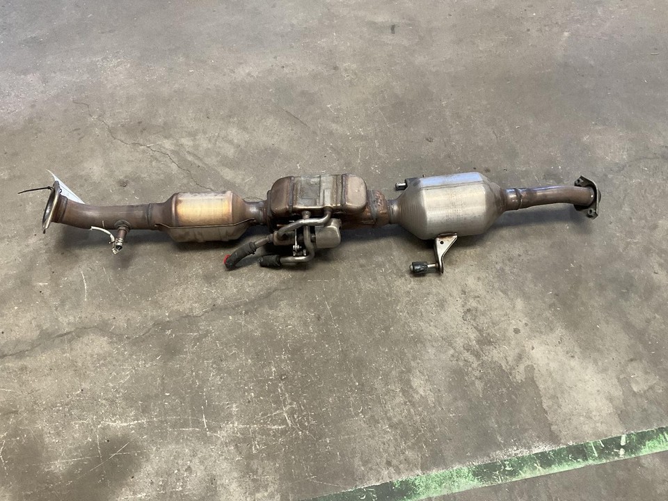 2016-2020 Toyota Prius Prime Front Pipe Assembly 17410-37b52 Factory ...