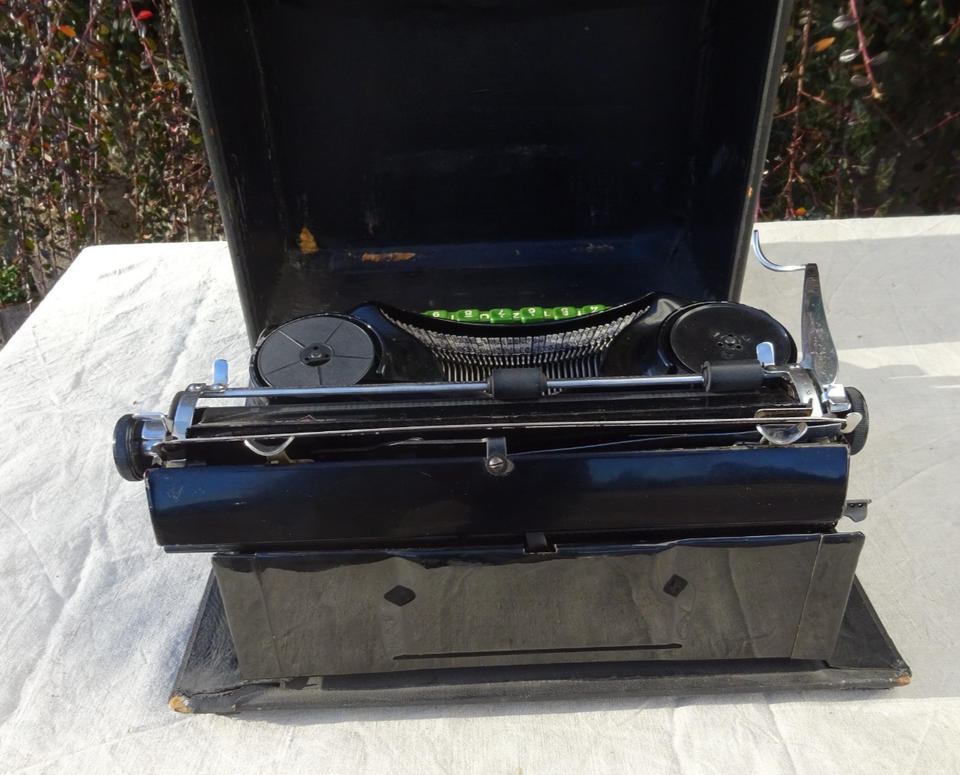 Schreibmaschine Kofferschreibmaschine Groma N | eBay.de