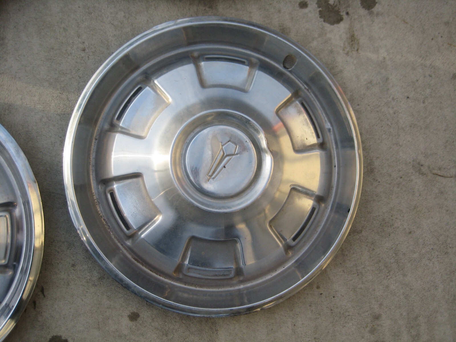 Chrysler Valiant Hubcaps Refer Description | eBay