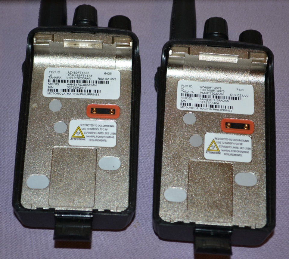Lot of 2 Motorola BearCom BC130 UHF Radio 16CH W/Accessory ...