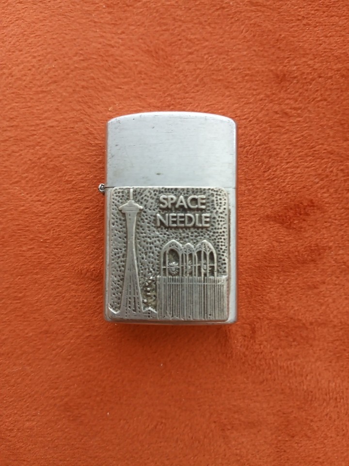 VTG 1962 SEATTLE WORLD'S FAIR SPACE NEEDLE CIGARETTE LIGHTER ARROW ...