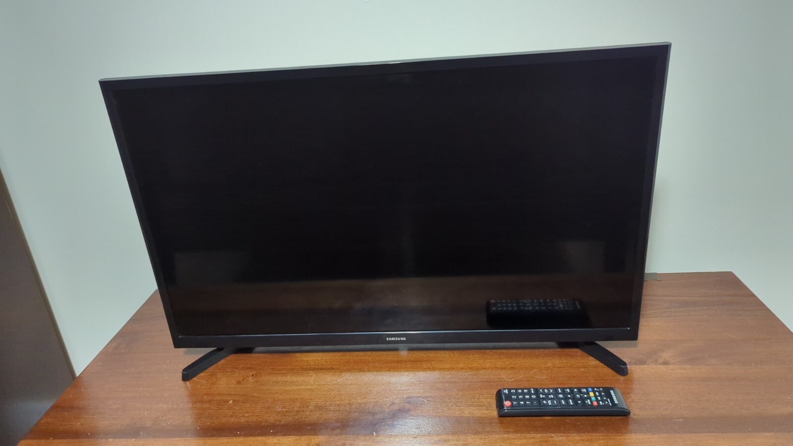 Samsung UN32N5300AF 32 inch 1080p LED Smart TV - Black Good Condition ...