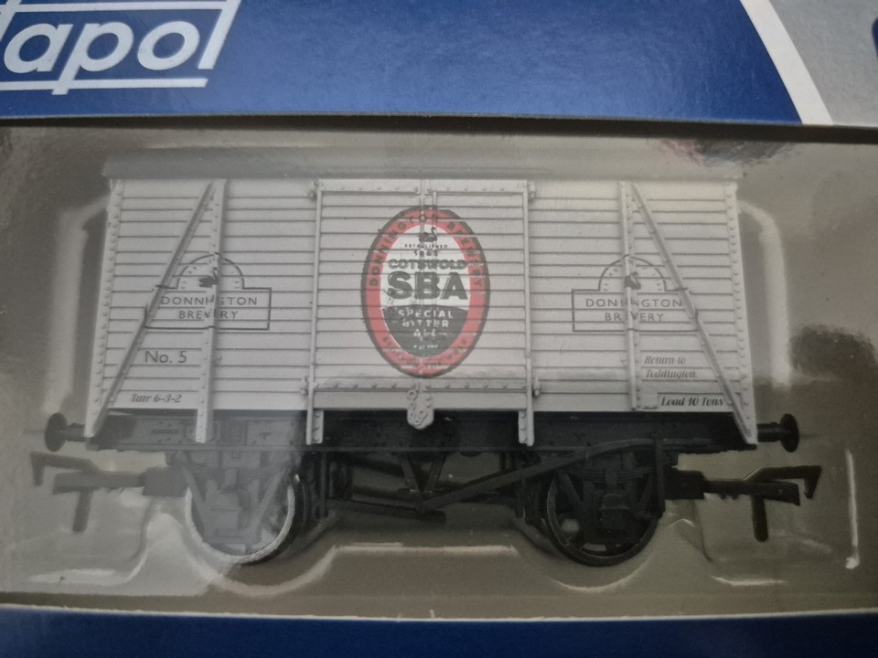Dapol OO Donnington Brewery SBA Box Van Limited Edition NEW | eBay UK