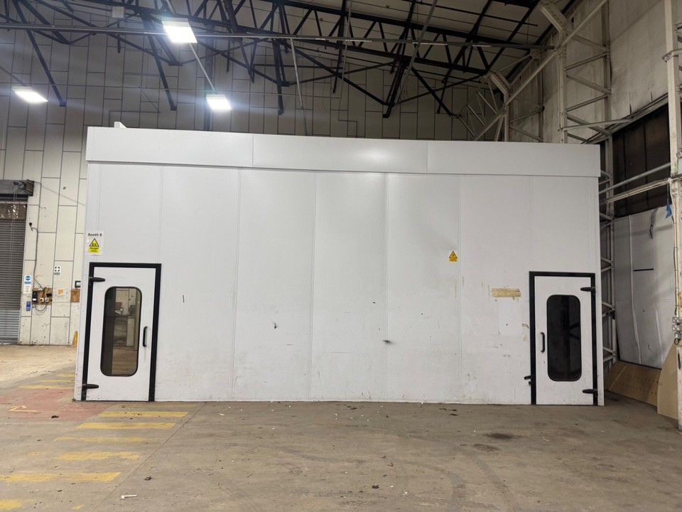LARGE SPRAY BOOTH. PLEASE READ LISTING | eBay UK
