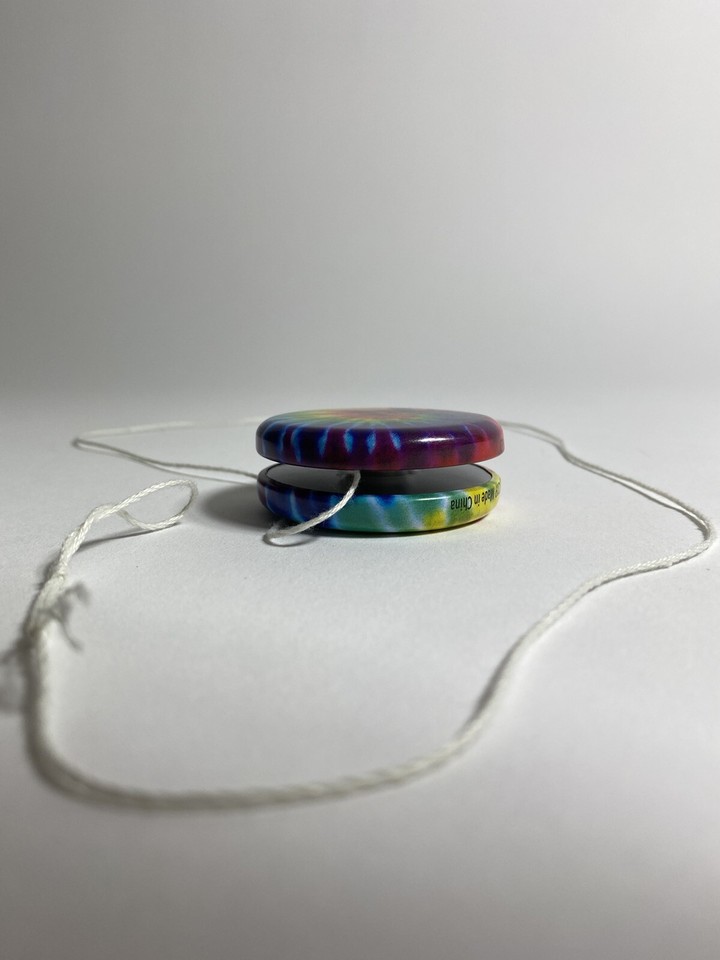 Lot of 2 Tie Dye Rainbow Yo Yo Yo-Yo Colorful Hypnotizing Design Metal ...