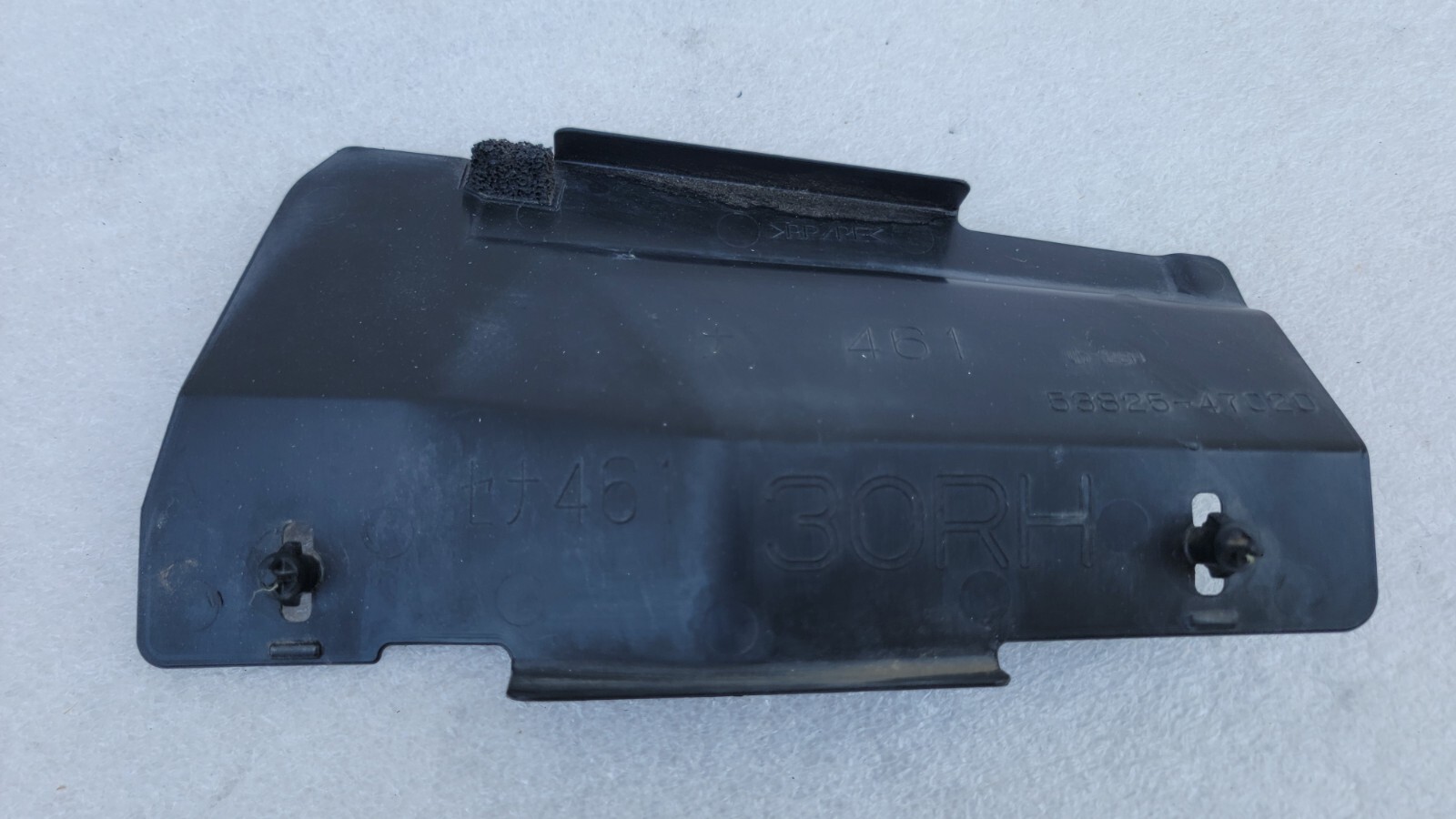 12-17 Toyota PRIUS V UPPER RIGHT Fender Protector Trim Cover 53825 ...