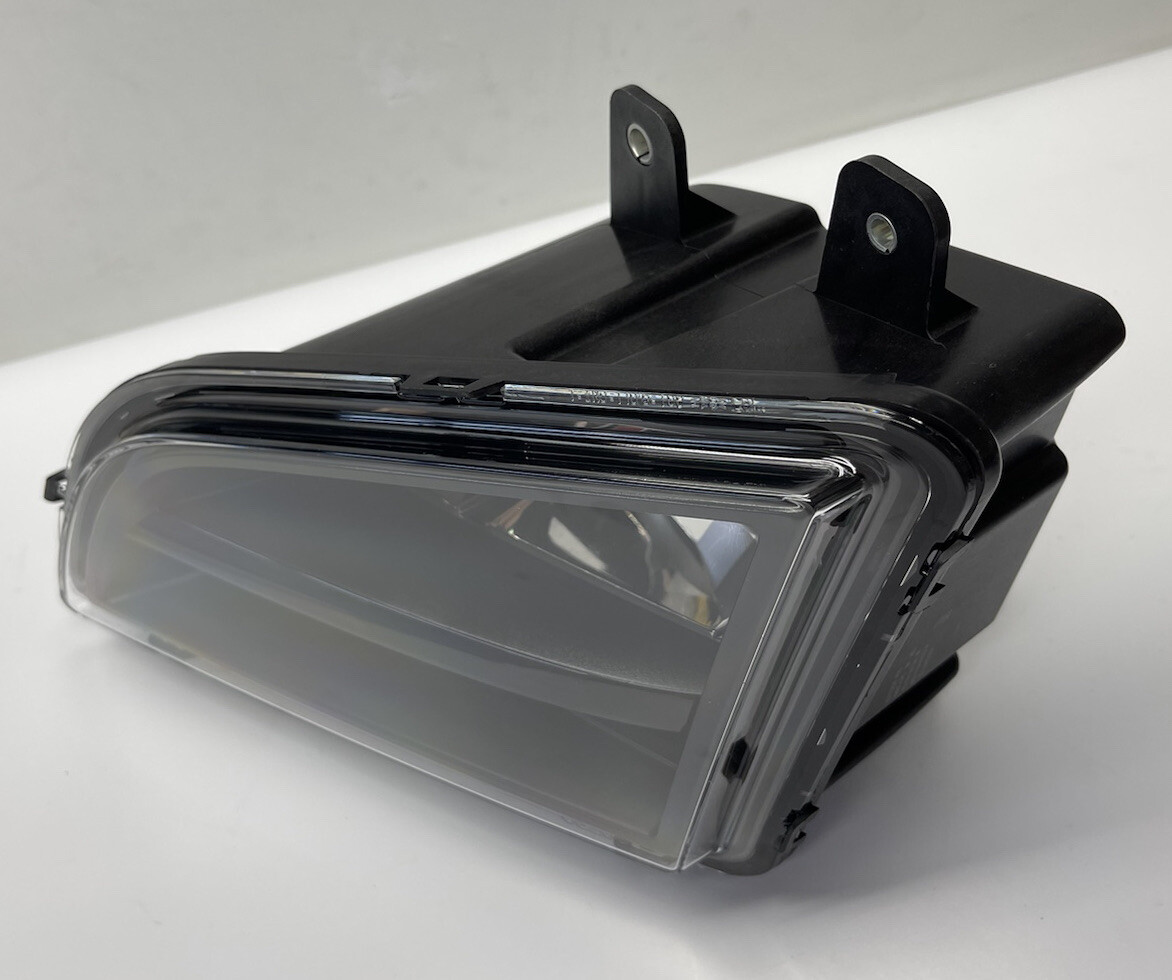 2022 VOLVO VNL860 D13 FRONT LEFT DRIVER SIDE FOG LIGHT LED LAMP ...