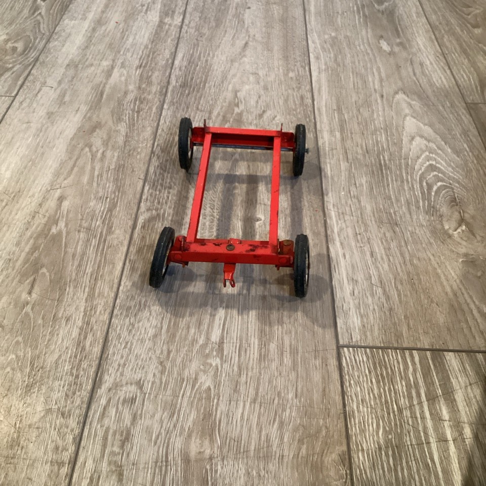 Vintage Tru-Scale Pressed Steel 1/16 White Rim Red 4-Wheel Farm Wagon ...