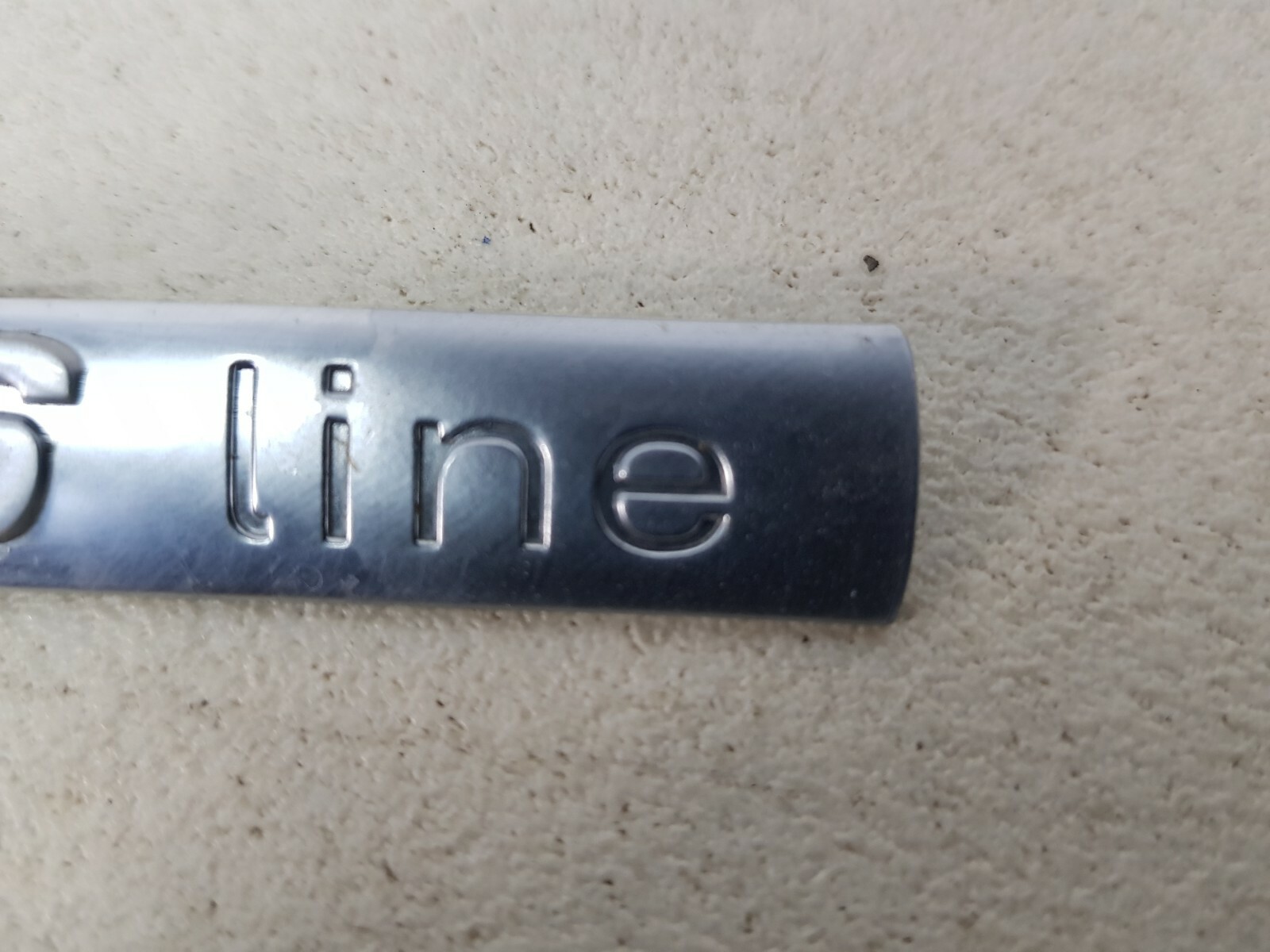 AUDI A6 C7 4G 11-18 S-LINE WING BADGE EMBLEM LOGO BADGE 8N0853601A | eBay