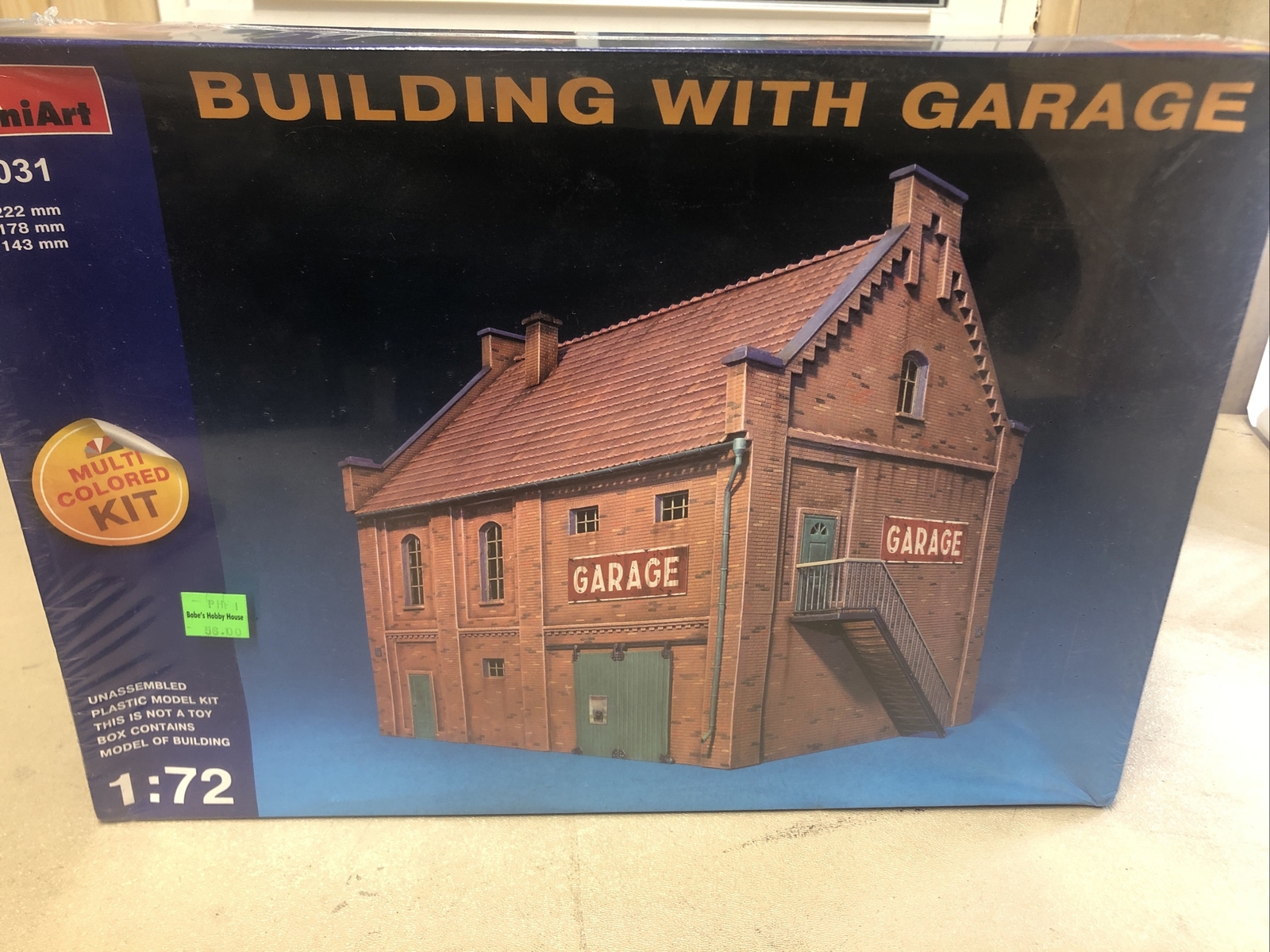MiniArt 1/72 scale Building with Garage model kit | eBay