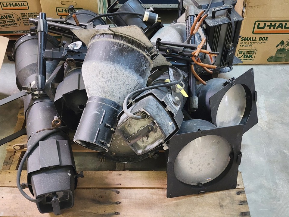 49+ PC Lot Vintage Stage Lights and Equipment, BARCO, American DJ, LEE ...