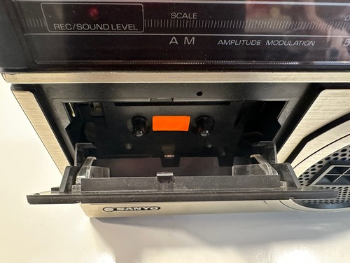 VINTAGE 80's Sanyo M2409 AM/FM Portable Cassette Tape Recorder Japan ...