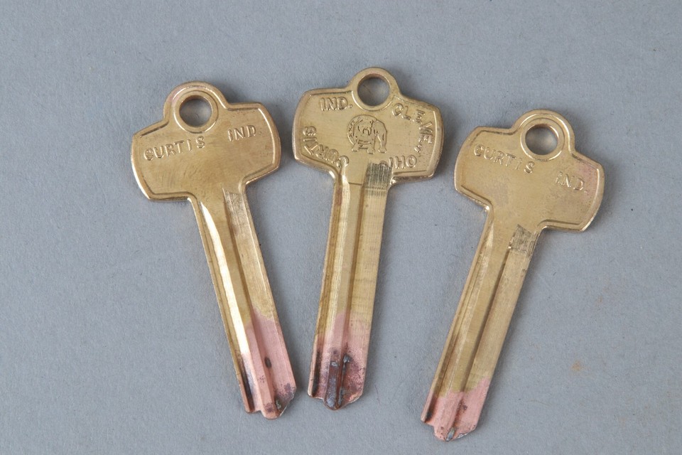 Lot of 3 vintage NOS Curtis BE2 key blanks | eBay