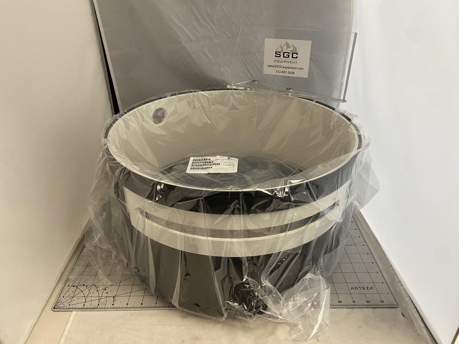AMAT/Applied Materials 0041-32754 REV 02 Liner Chamber, Right Yttrium ...