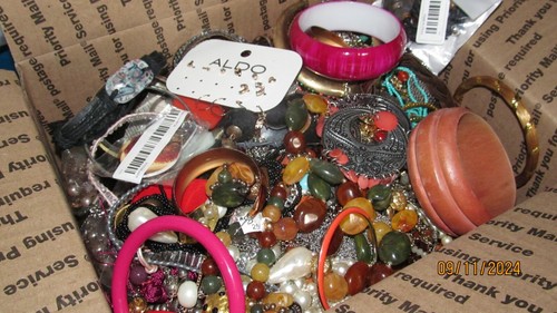 NEW VINTAGE 10 lb. lot of most WEARABLE junk drawer jewelry GOOD LOT | eBay