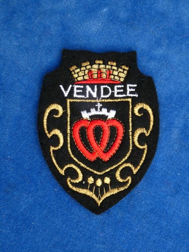 JOLI Nice TOP ! BADGE TISSU Fabric badge - VENDEE - HERALDIQUE SCOUT | eBay
