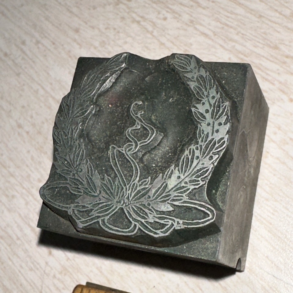 Print Block “ Wreath “ Early Lead Face Block. Nice Details!! | eBay