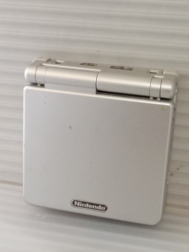 Nintendo Game Boy Advance SP Silver With Charger And 2 Games FREE ...