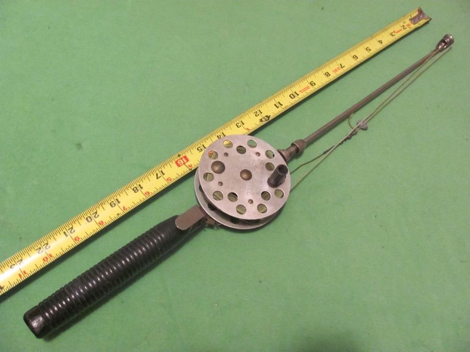 Antique Stubby Ice Fishing Steel Rod and Reel - THE AMERICAN DISPLAY CO ...