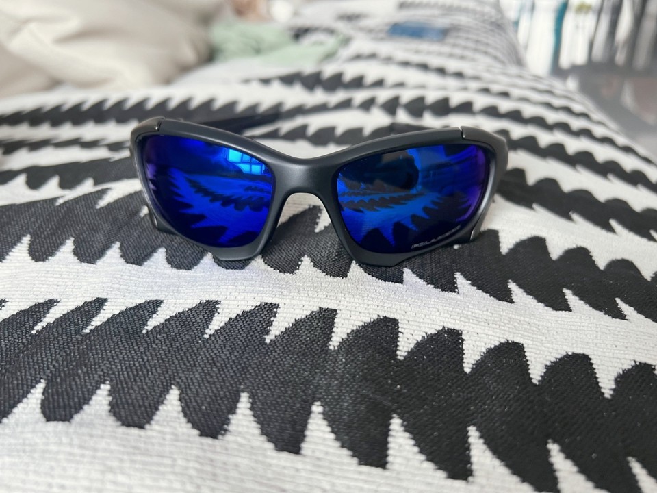 New in Box Oakley Pit Boss 2 Sunglasses Gorpcore OO9137-01 Polarized ...