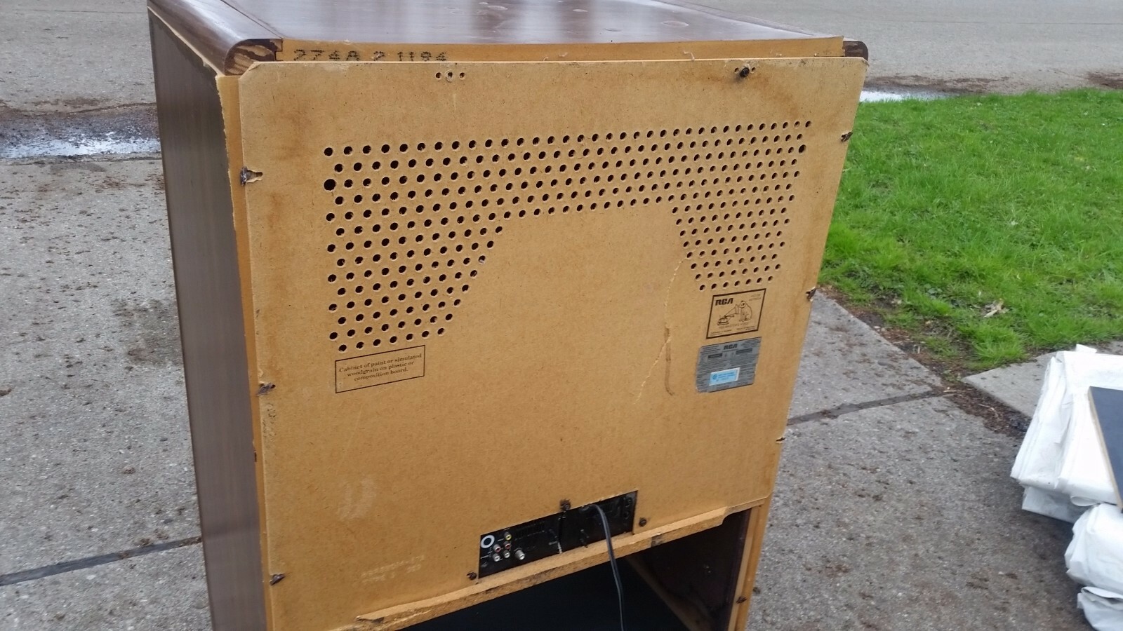 Vintage RCA ColorTrak 27in Console CRT stereo color TV retro gaming ...