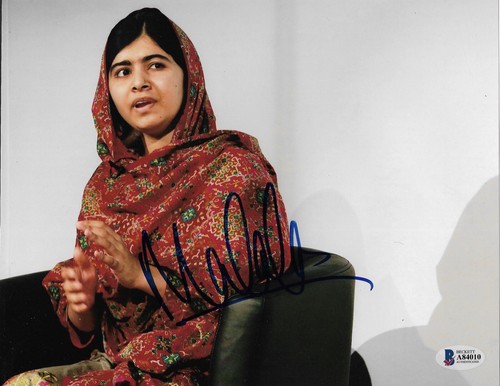 MALALA YOUSAFZAI SIGNED AUTOGRAPHED 8x10 PHOTO I AM MALALA BECKETT BAS ...
