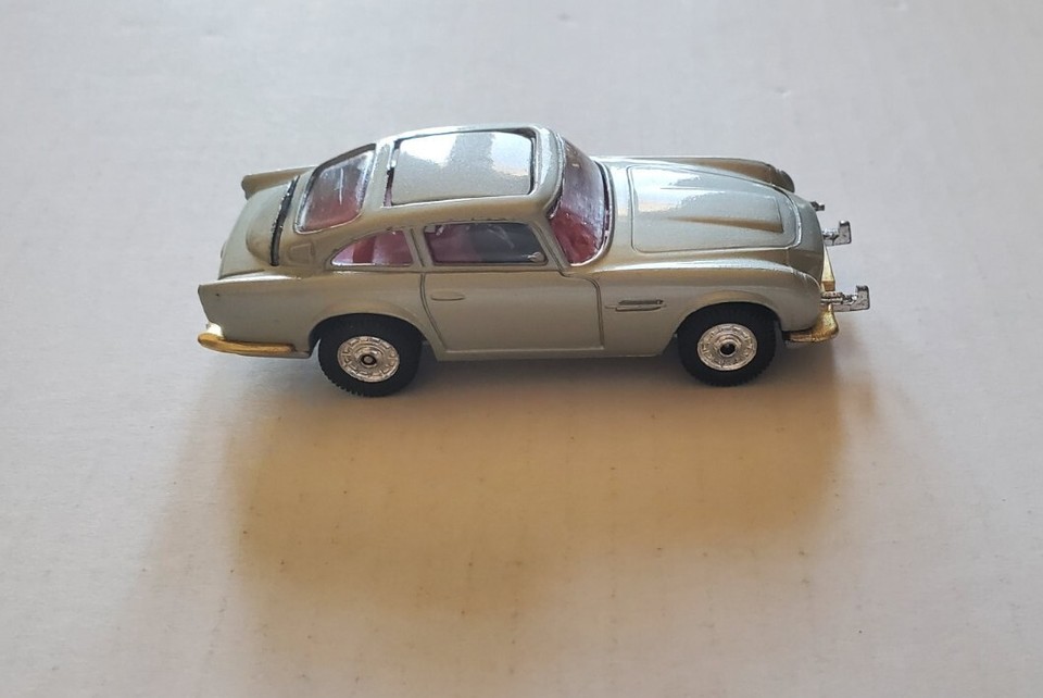 CORGI 007 JAMES BOND ASTIN MARTIN # 270 | eBay