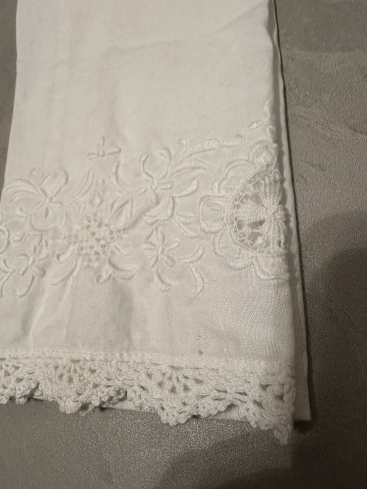 Vintage Hand towel -textile cutwork embroidery filet lace inserts ...
